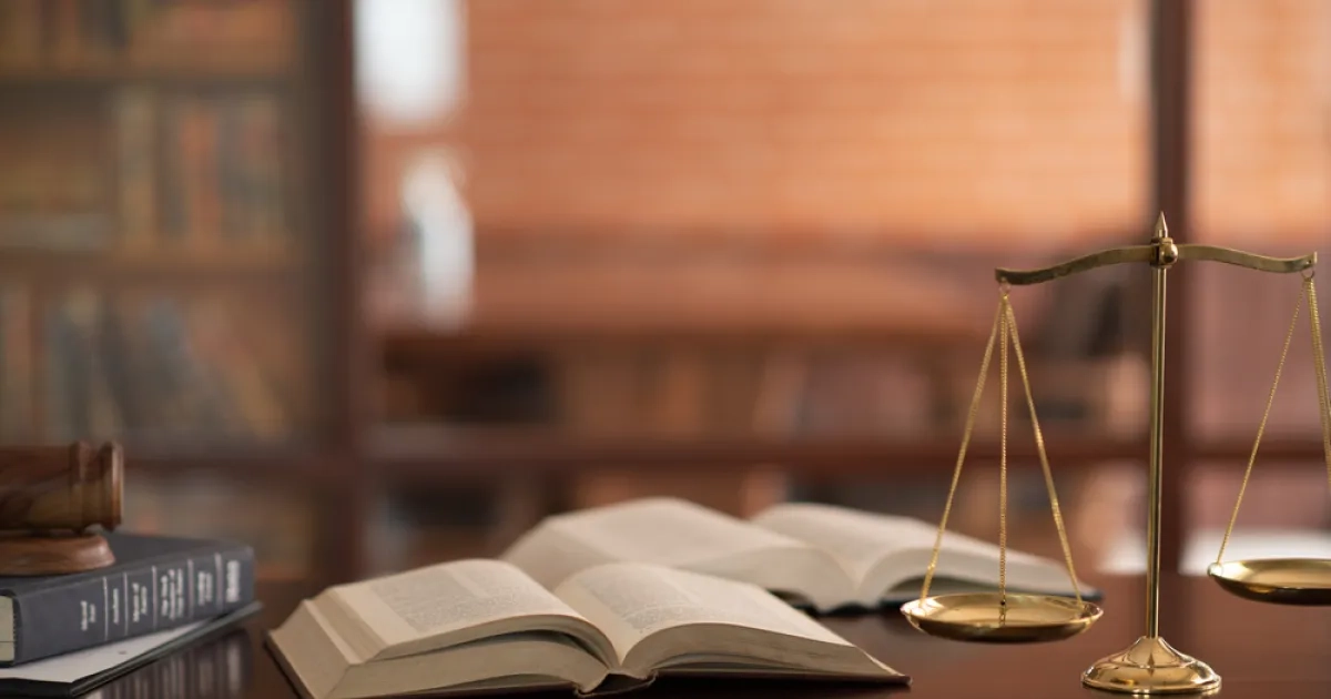 ¿Por qué estudiar Derecho? Ventajas y beneficios | La Ibero